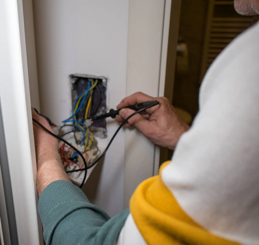 Spotting the Red Flags: Early Signs of Electrical System Failures in ...